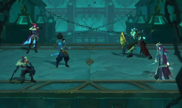 How does combat work in the new Ruined King game?